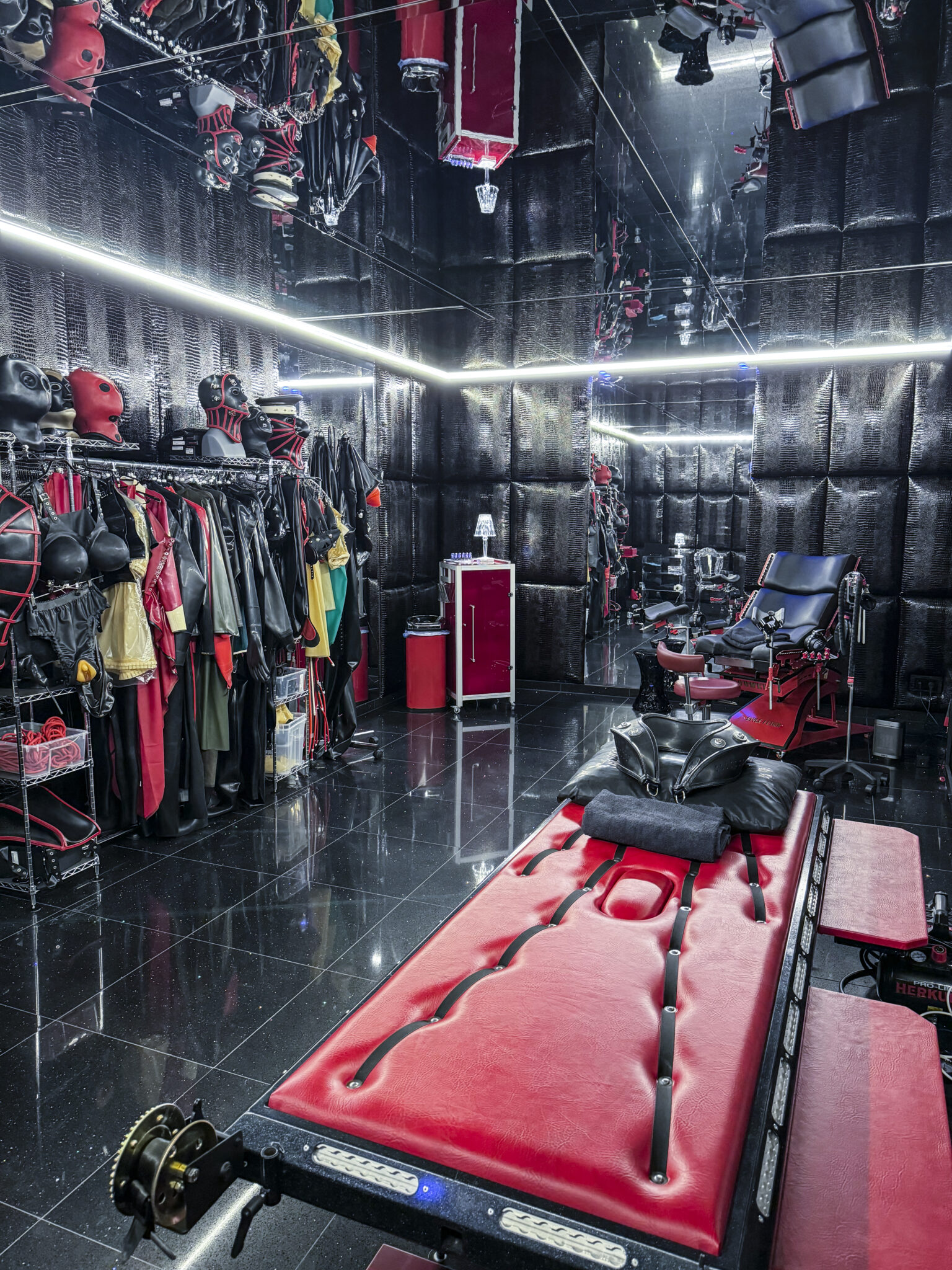 Galerie - Femdom Mistress Jennifer Carter Jennifer Carter Berlin